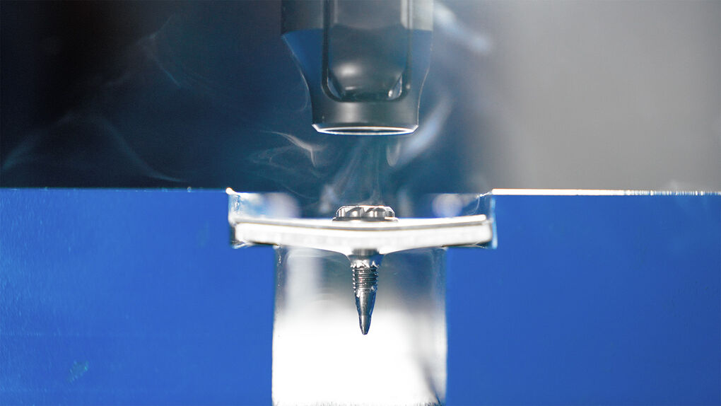 Automatic screwdrivers for flowdrilling screws - Stöger Automation